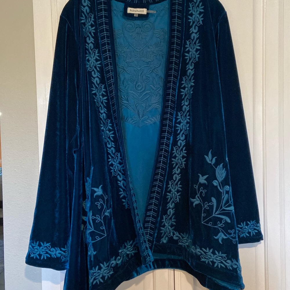 Paparazzi Velvet Wrap - Gem